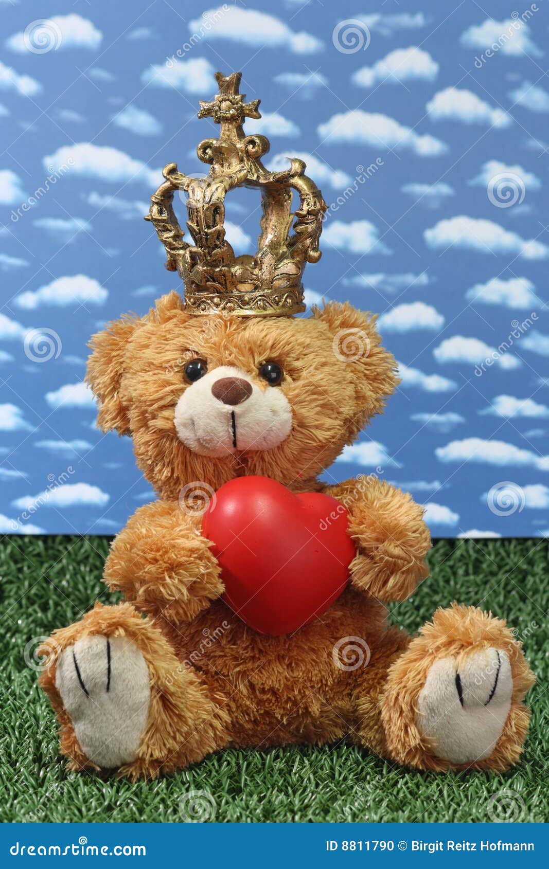 Oso de peluche del rey foto de archivo. Imagen de mullido - 8811790