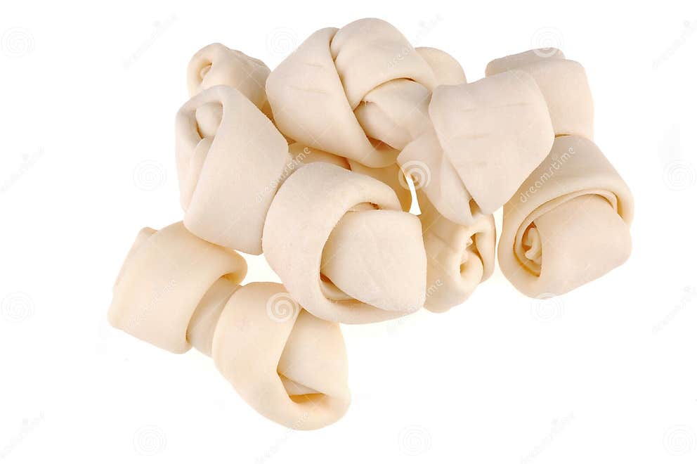 Ossos de cão do couro cru foto de stock. Imagem de ossos - 2575344