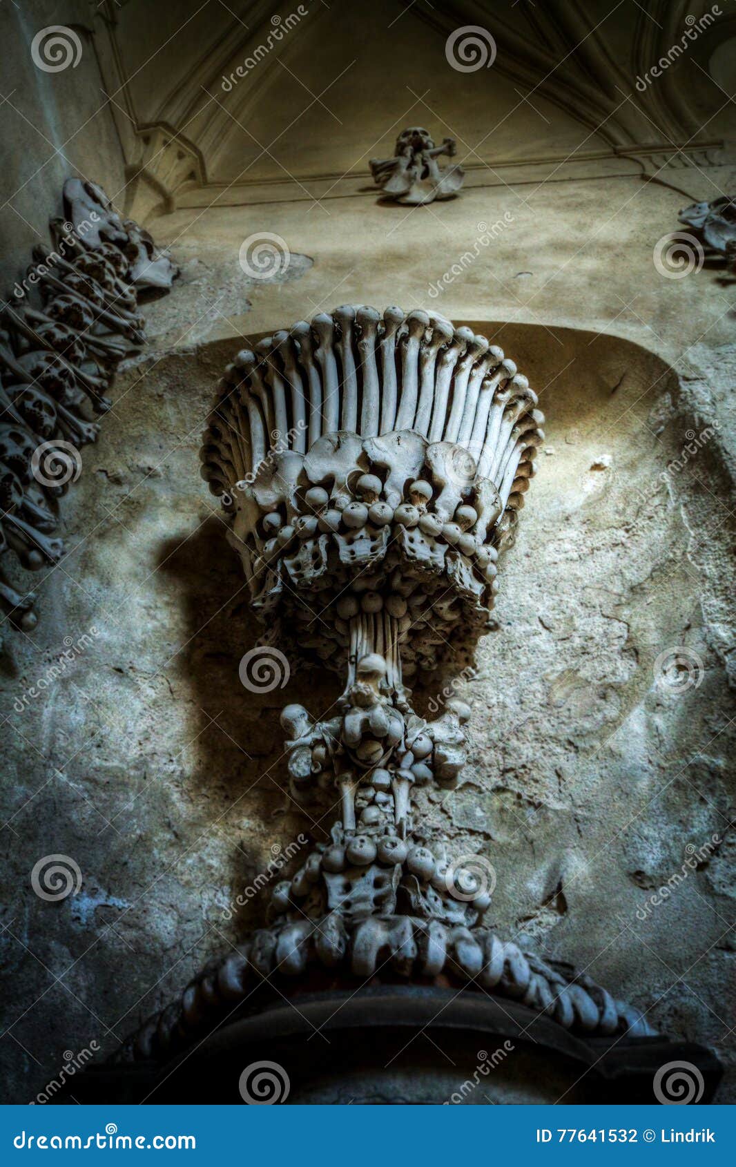 Ossuarium Dichtbij Kutna Hora Redactionele Fotografie - Image of ...