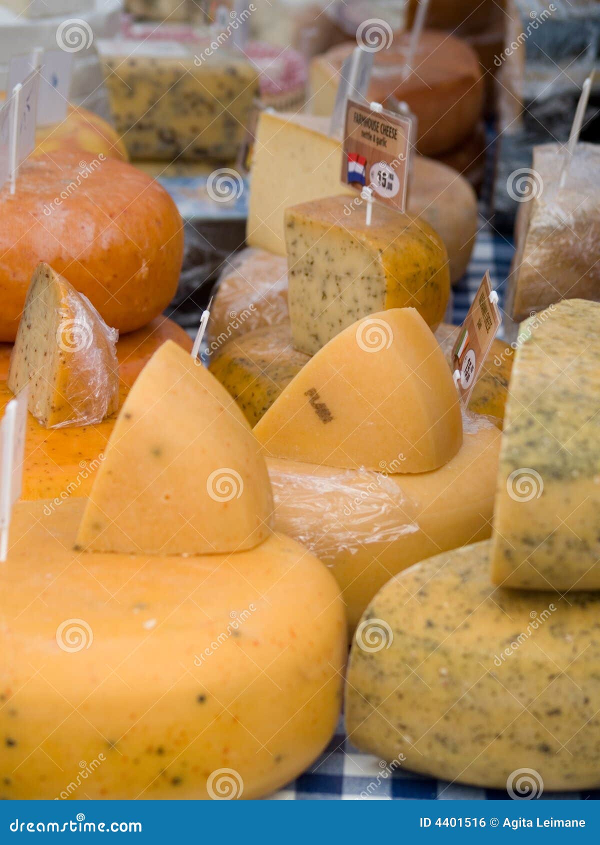 Ostar arkivfoto. Bild av mejeri, bakgrund, sälja, produkt - 4401516