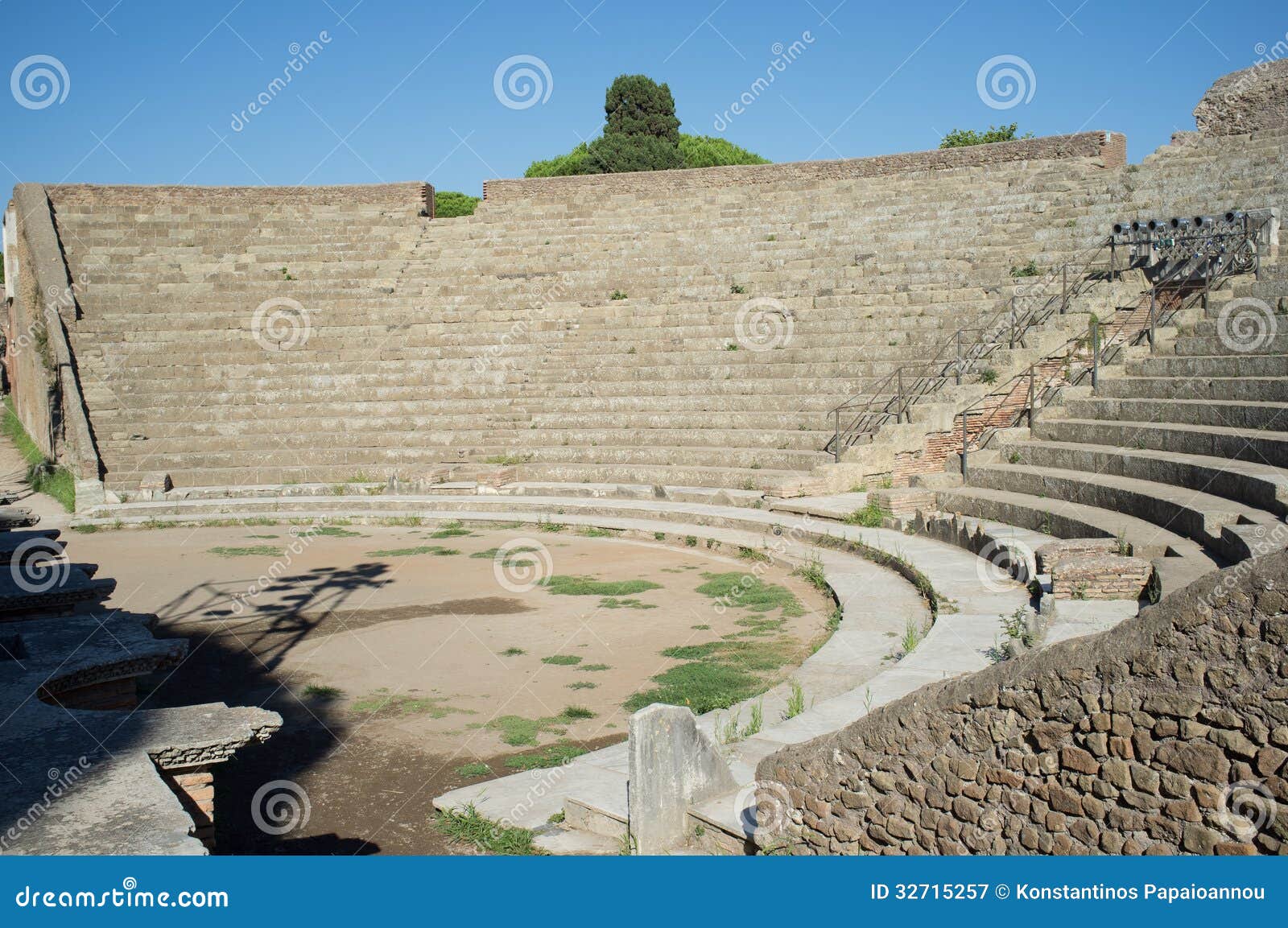 Ostia Antica en Roma imagen de archivo. Imagen de piedra - 32715257