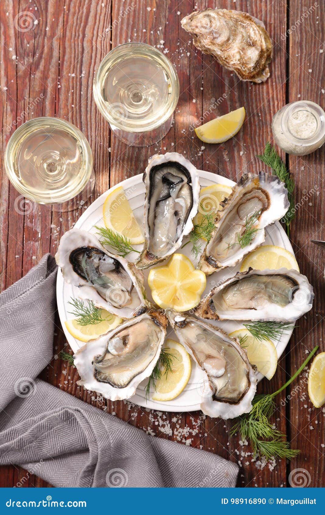 Ostra fresca foto de stock. Imagem de natal, aperitivo - 98916890