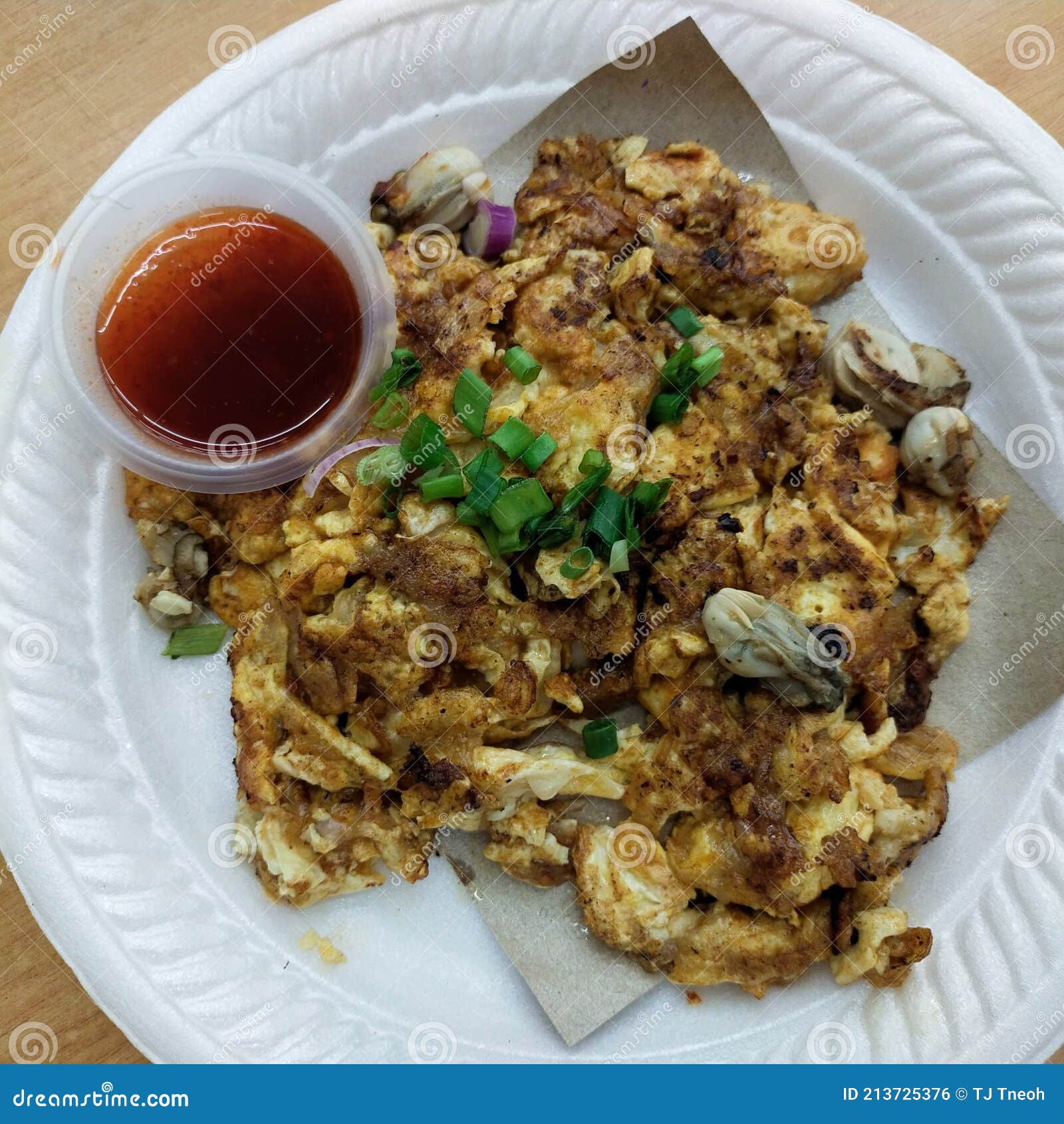 Ostra frita con huevo foto de archivo. Imagen de almuerzo - 213725376