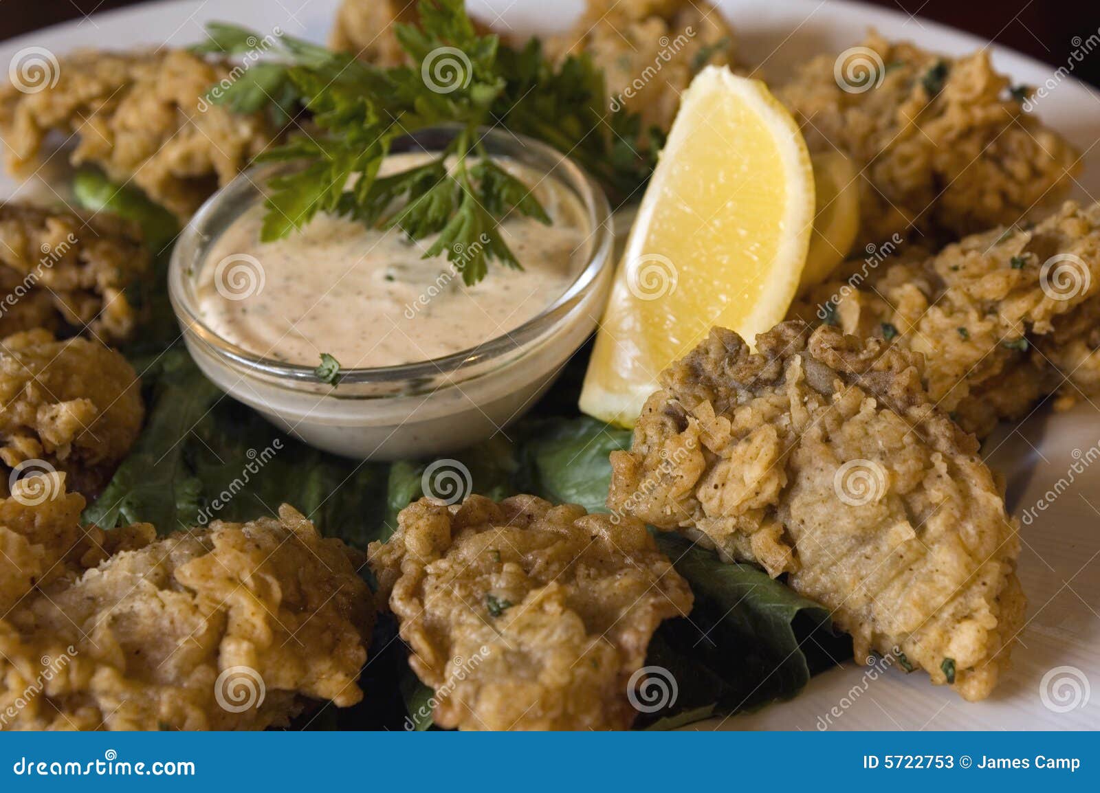 Ostras fritas 3 imagen de archivo. Imagen de lisonjear - 5722753