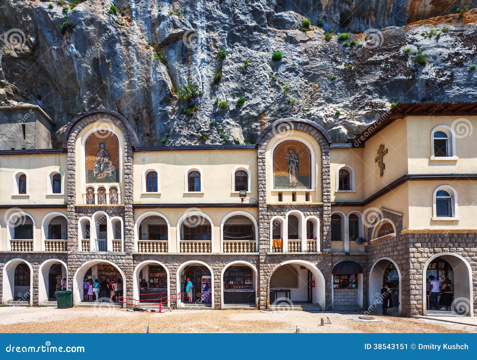 Ostrog Ortodox Monaster. Montenegro Zdjęcie Editorial - Obraz złożonej ...