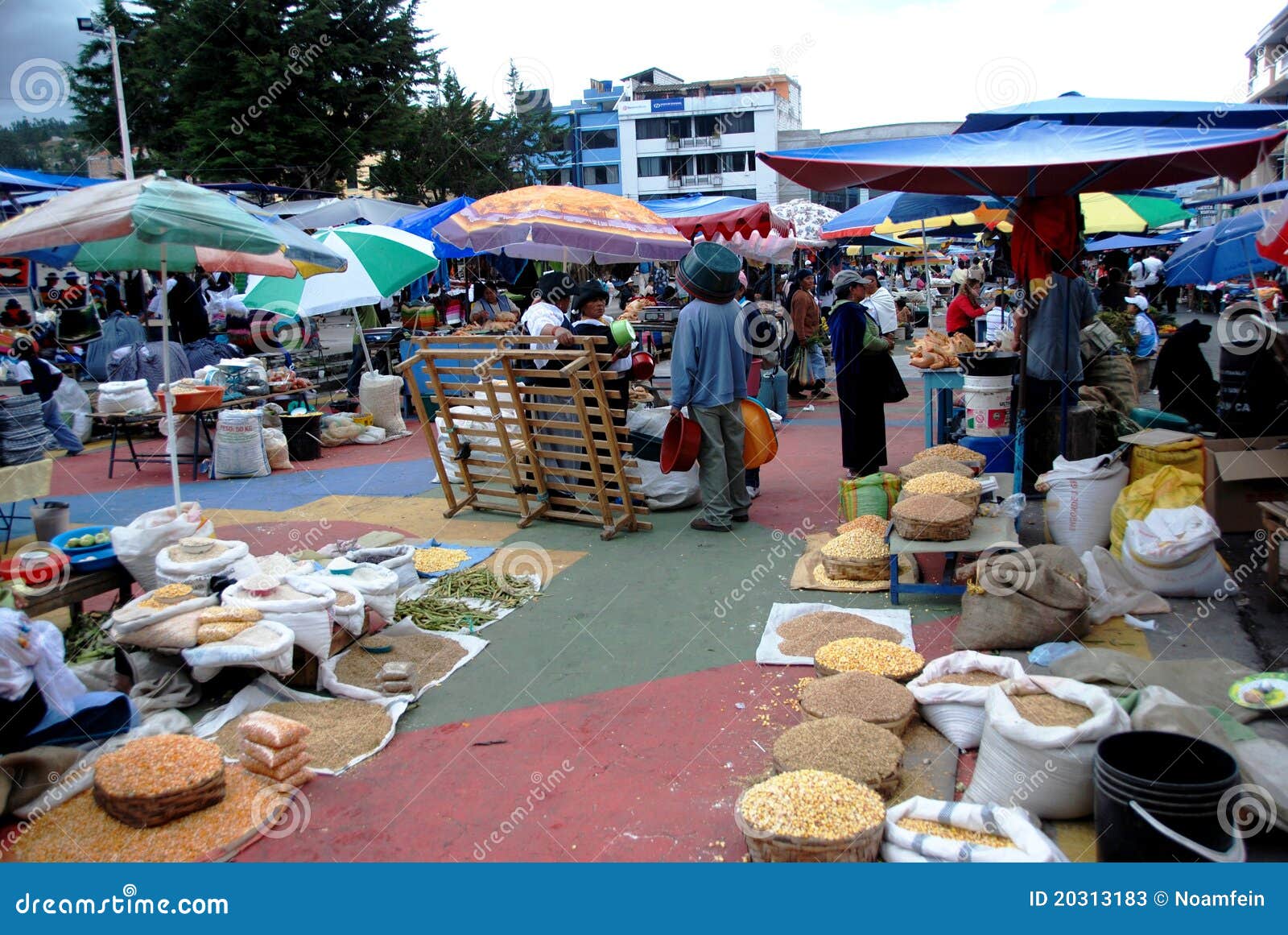 Otavalo Market - Ecuador editorial stock photo. Image of markets - 20313183