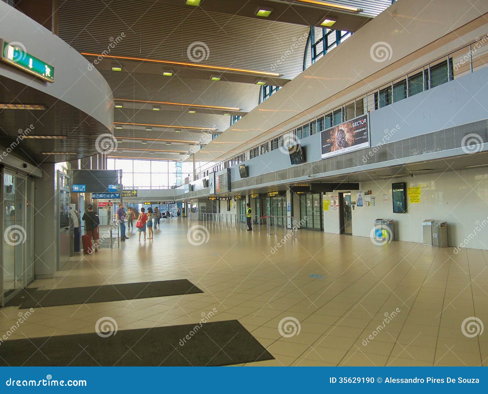 Otopeni Internationell Flygplats, Bucharest, Rumänien Redaktionell Foto ...