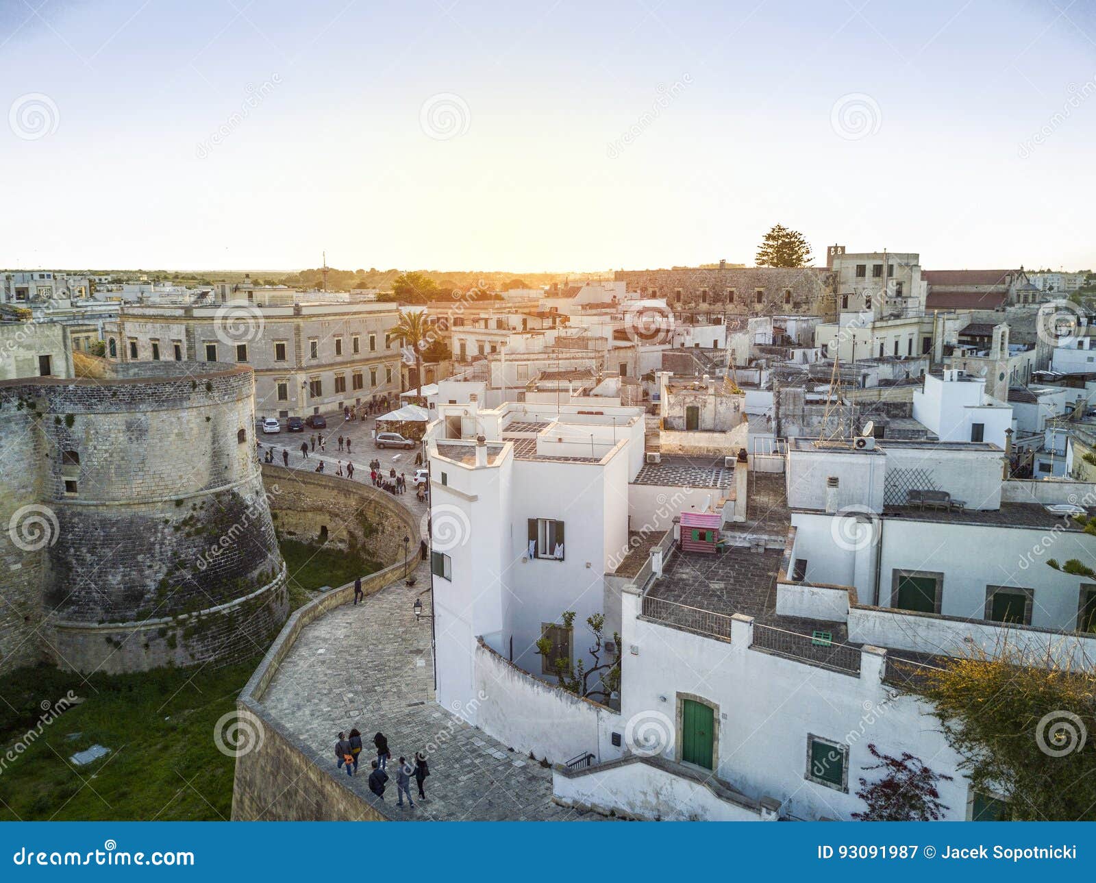 Otranto Mit Aragonese-Schloss, Apulien, Italien Redaktionelles ...