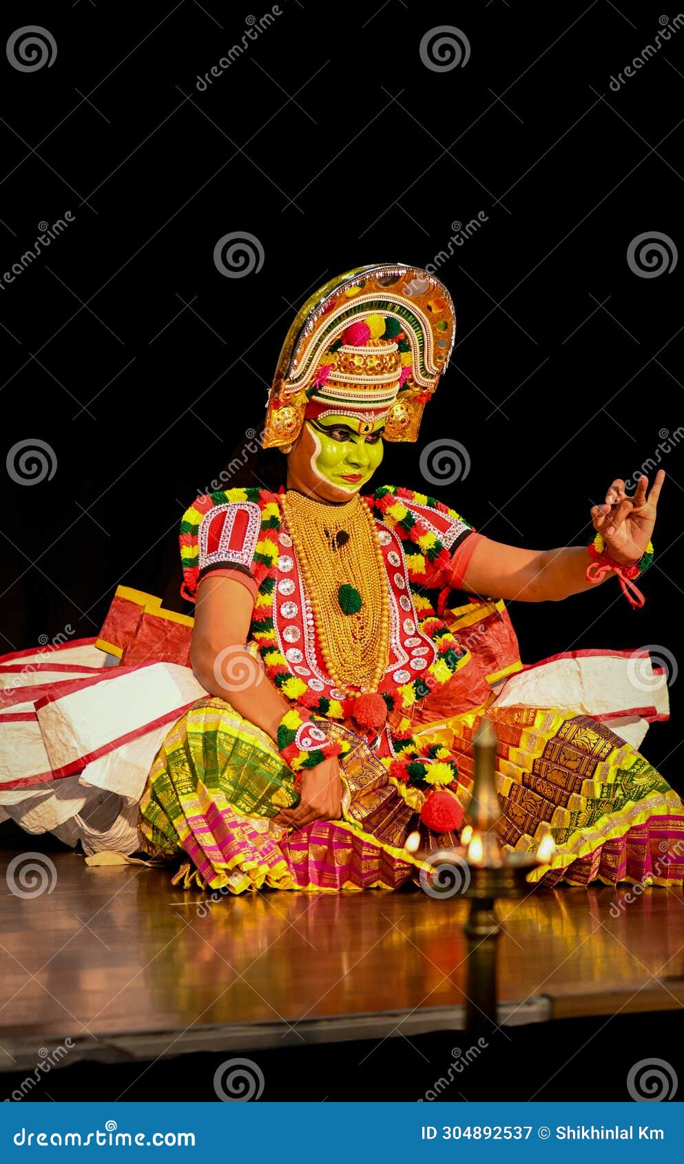 Ottan thullal editorial photography. Image of sports - 304892537