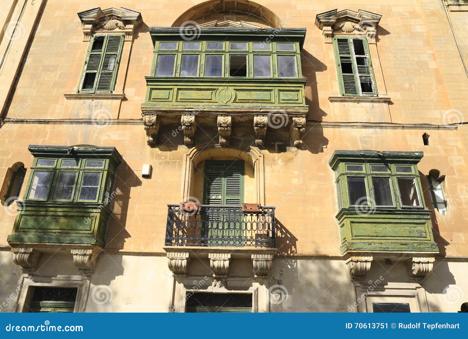 Oud Balkon in Valletta, Malta Stock Afbeelding - Image of huis ...