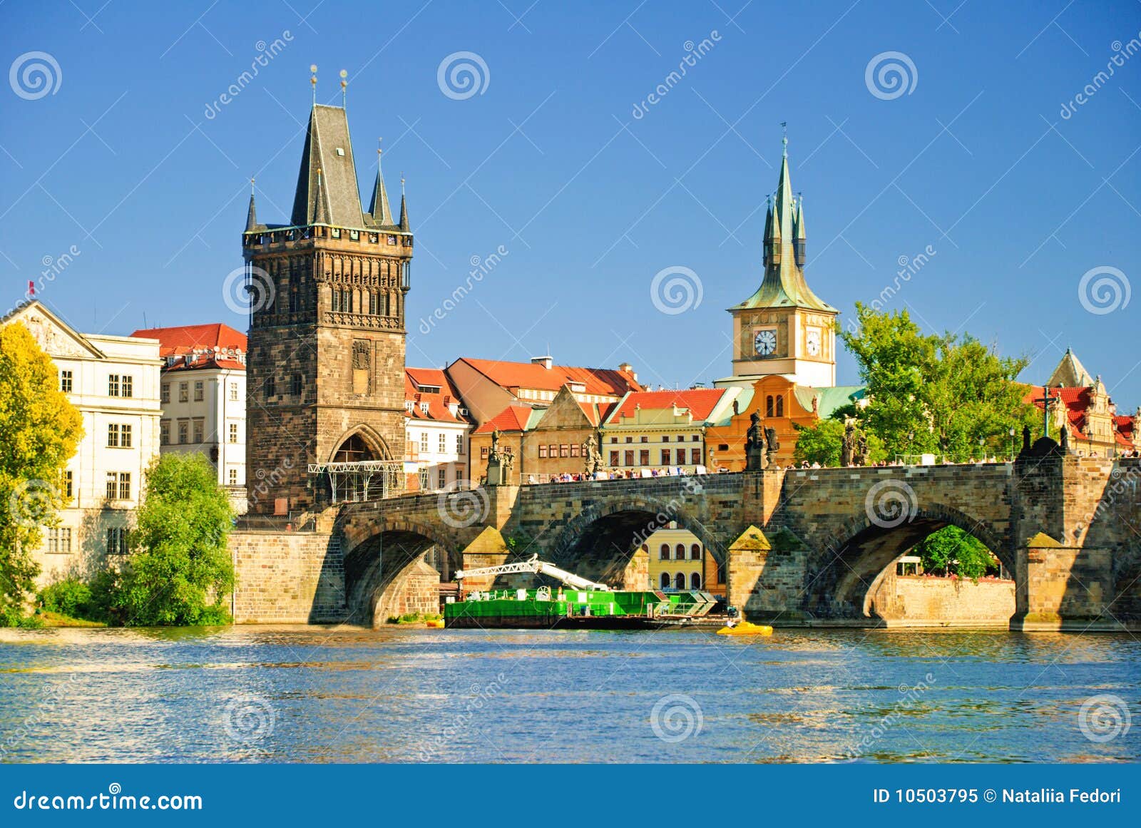 Oud de stad in van Praag stock afbeelding. Image of kerk - 10503795