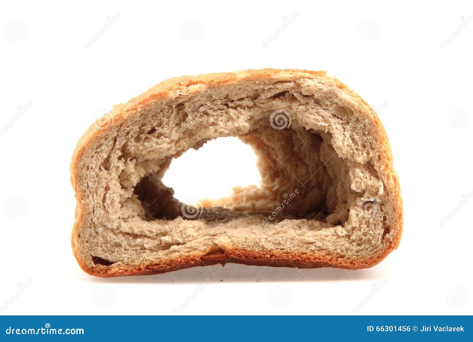 Oud droog brood met gat stock foto. Image of slavisch - 66301456