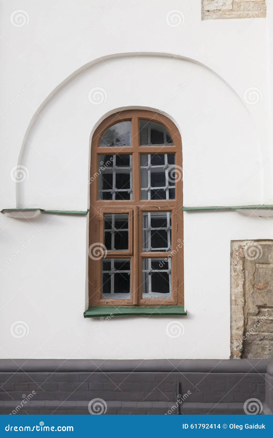 Oud houten venster stock foto. Image of greep, knop, parallel - 61792414