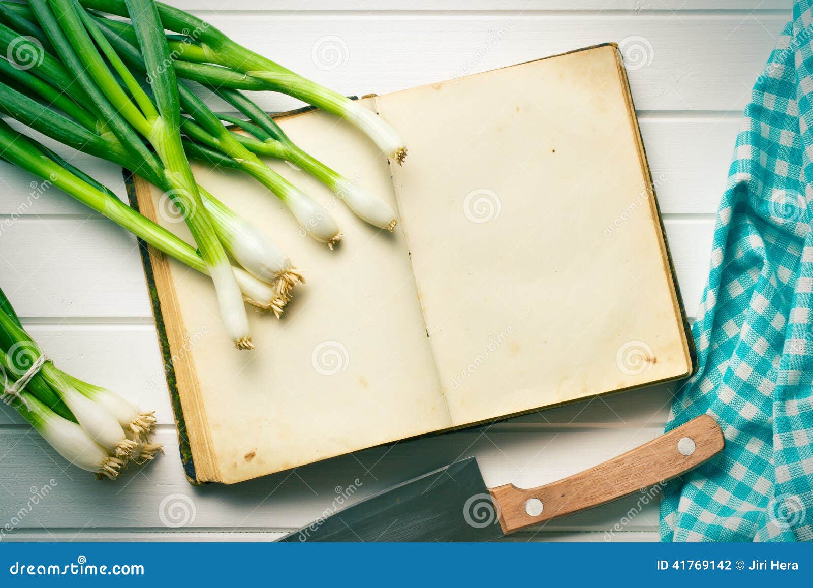 Oud Receptenboek Met De Lenteui Stock Foto - Image of gezondheid, boek ... Oud Receptenboek Met De Lenteui Stock Foto - Image of gezondheid, boek ...