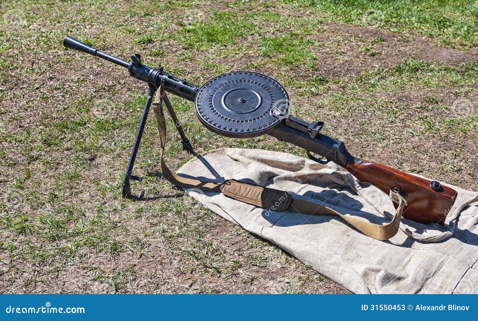 Oud Russisch machinegeweer stock afbeelding. Image of aanval - 31550453