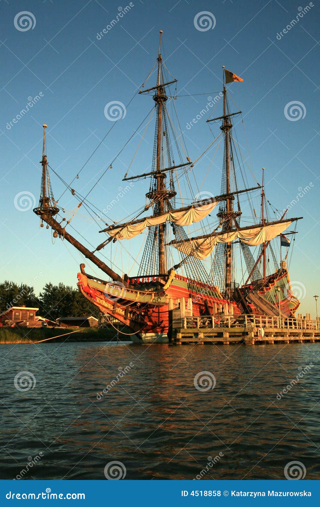 Oud schip - Batavia stock foto. Image of geheugen, belangrijkst - 4518858