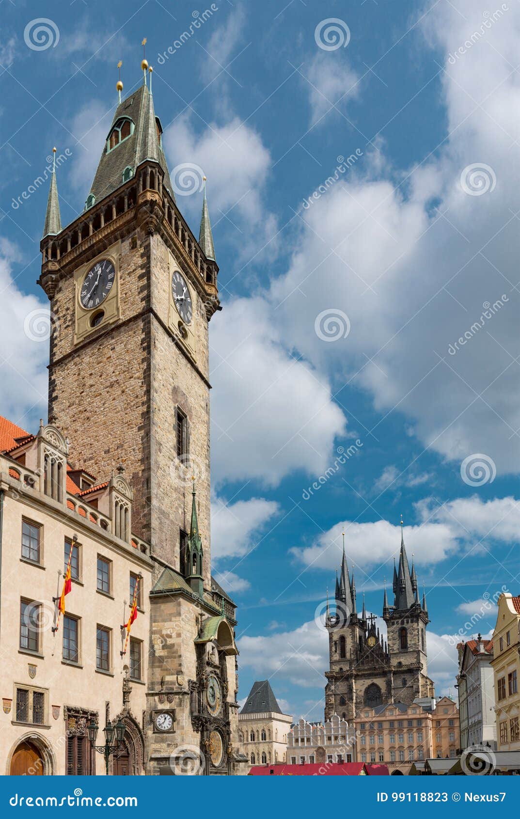 Oud Stadsvierkant Van Tyn-Kerk in Praag Stock Afbeelding - Image of ...