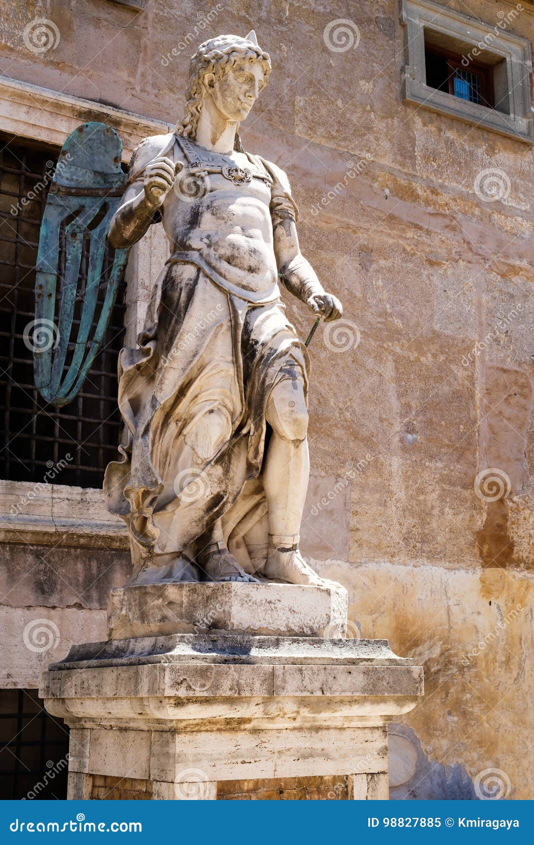 Oud Standbeeld Van Een Engel in Castel Sant ` Angelo in Rome Stock ...