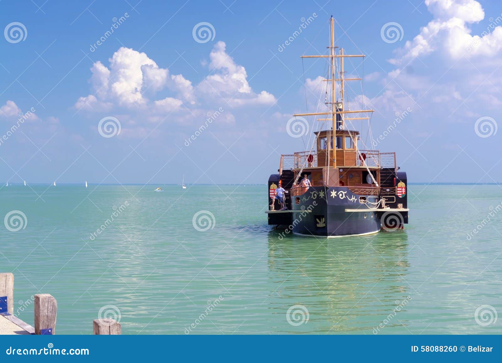Oud stoomschip in Balaton redactionele afbeelding. Image of stoomschip ...
