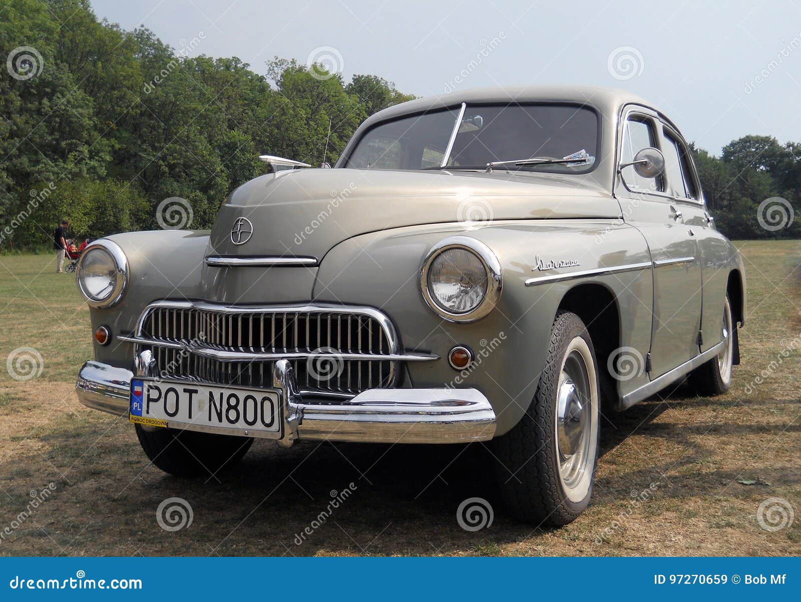 Oude auto redactionele stock afbeelding. Image of cabriolet - 97270659