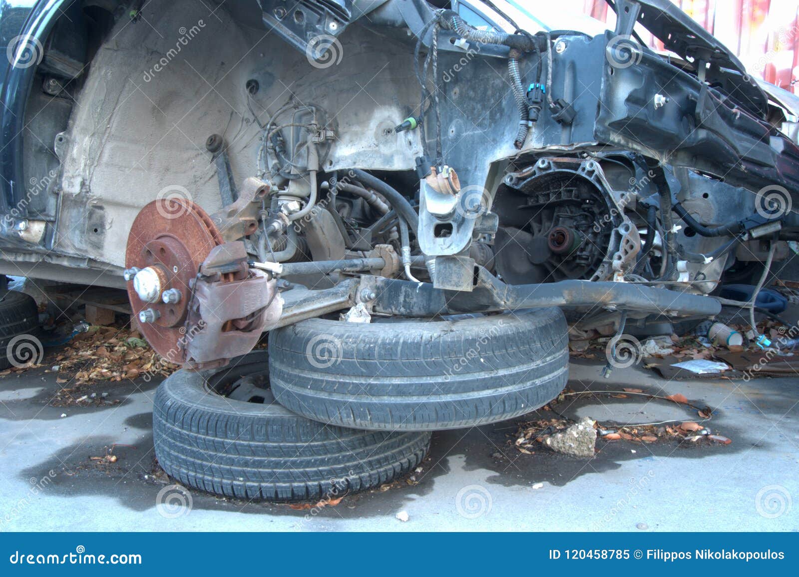 Oude Auto Voor Schroot of Kringloop Stock Afbeelding - Image of vallei ...