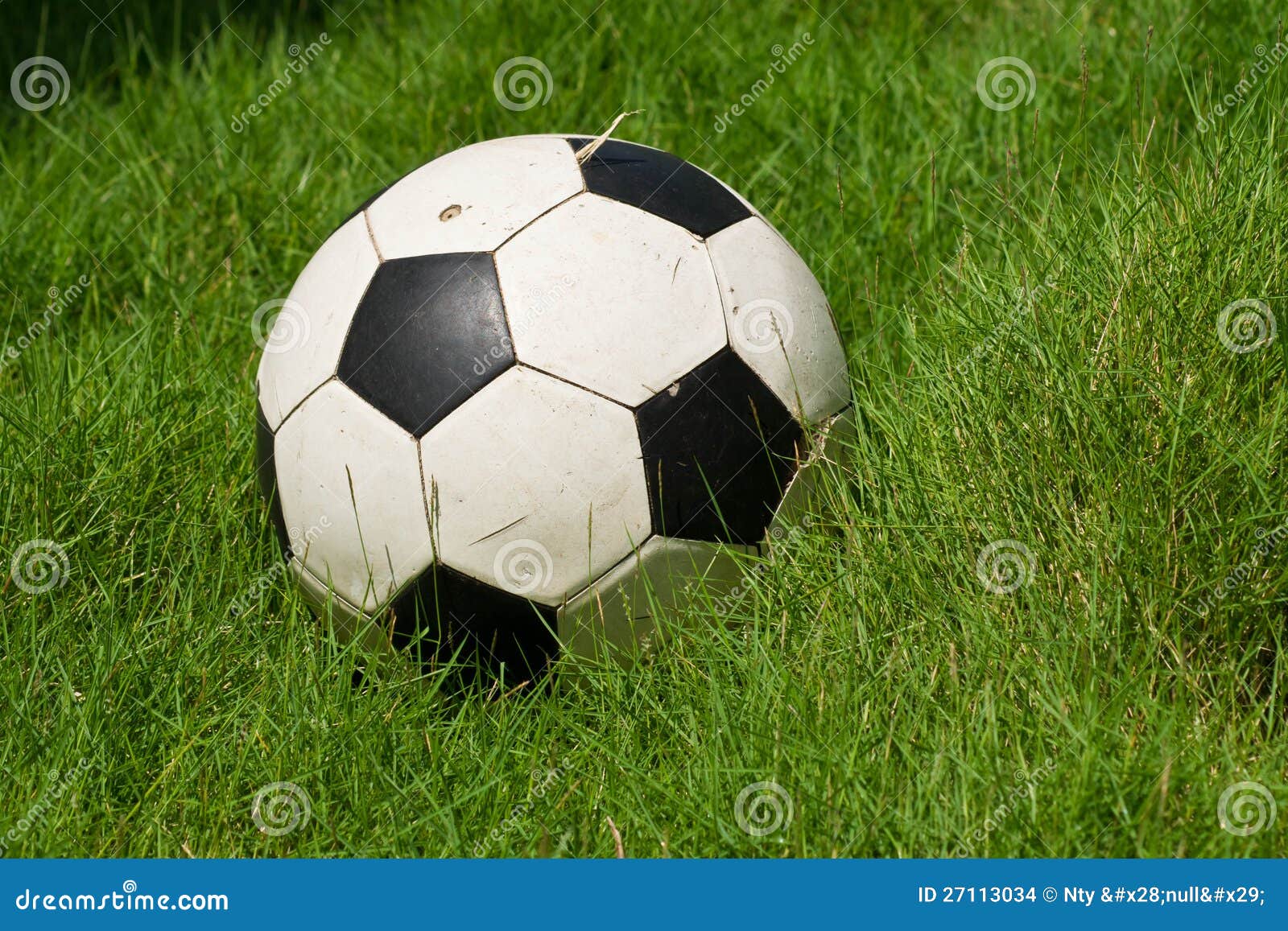 Oude bal stock foto. Image of netto, schoppen, doel, doelstellingen ...