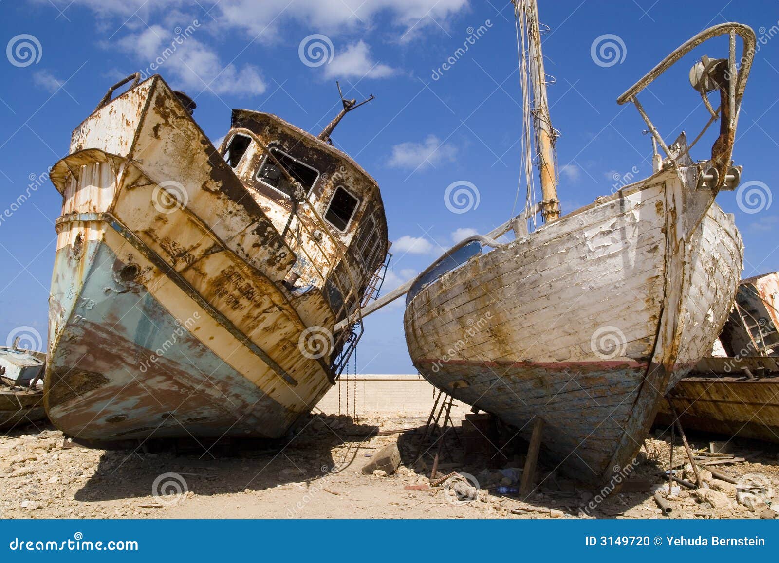 Oude Boten stock foto. Image of roestig, corrosie, onbruikbaar - 3149720