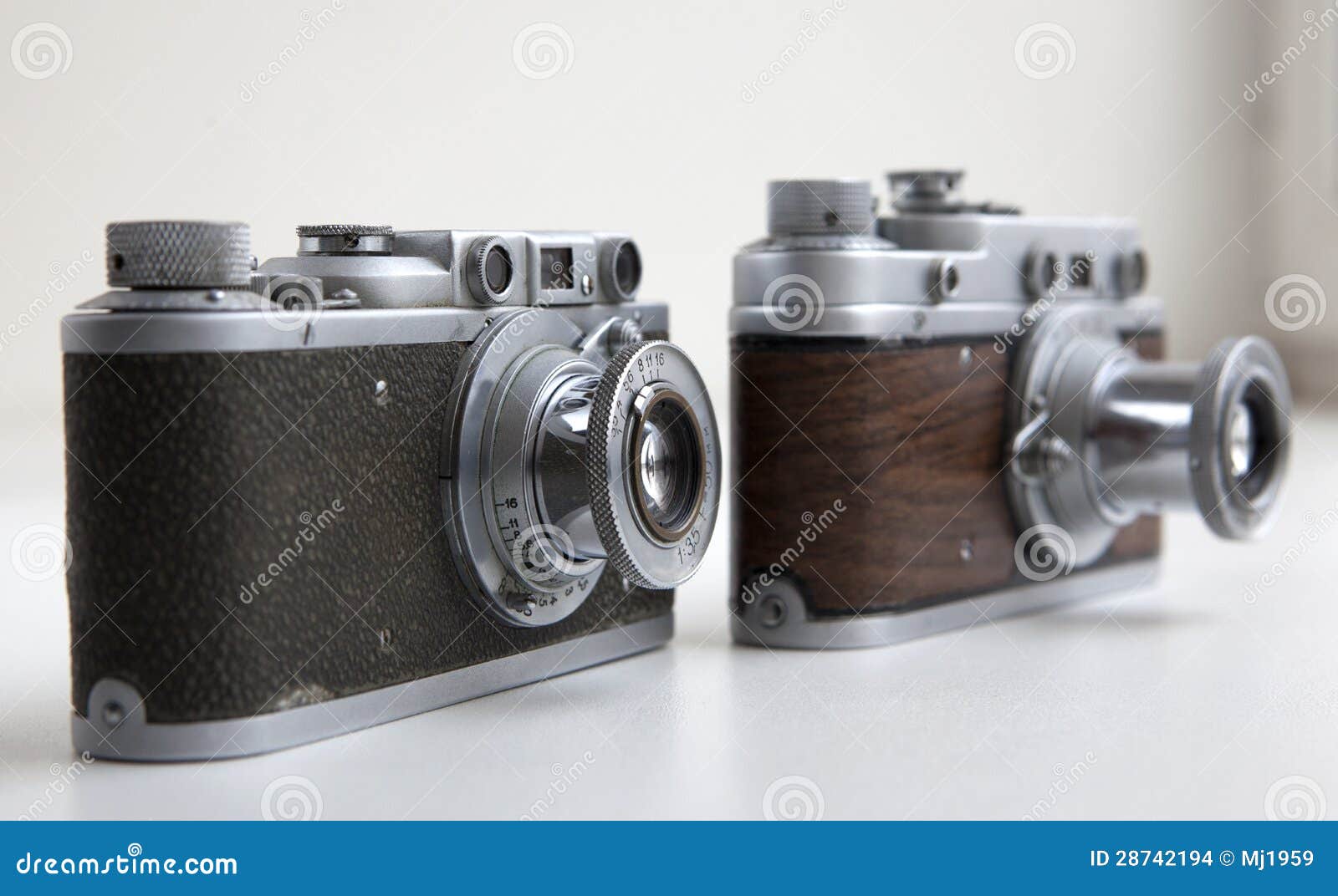 Oude camera's stock foto. Image of heropleving, verouderd - 28742194