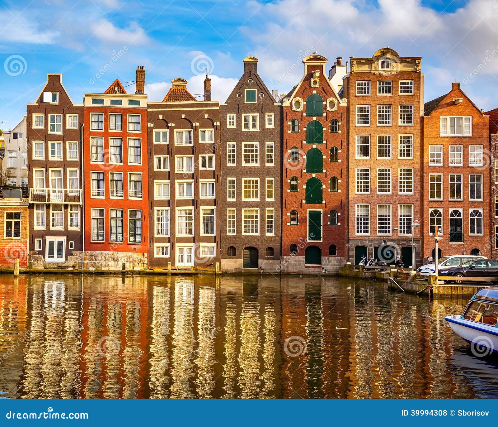 Oude gebouwen in Amsterdam stock foto. Image of europa - 39994308