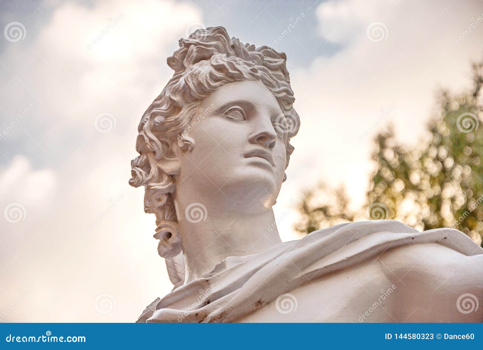Oude Griekse god Apollo stock afbeelding. Image of standbeeld - 144580323