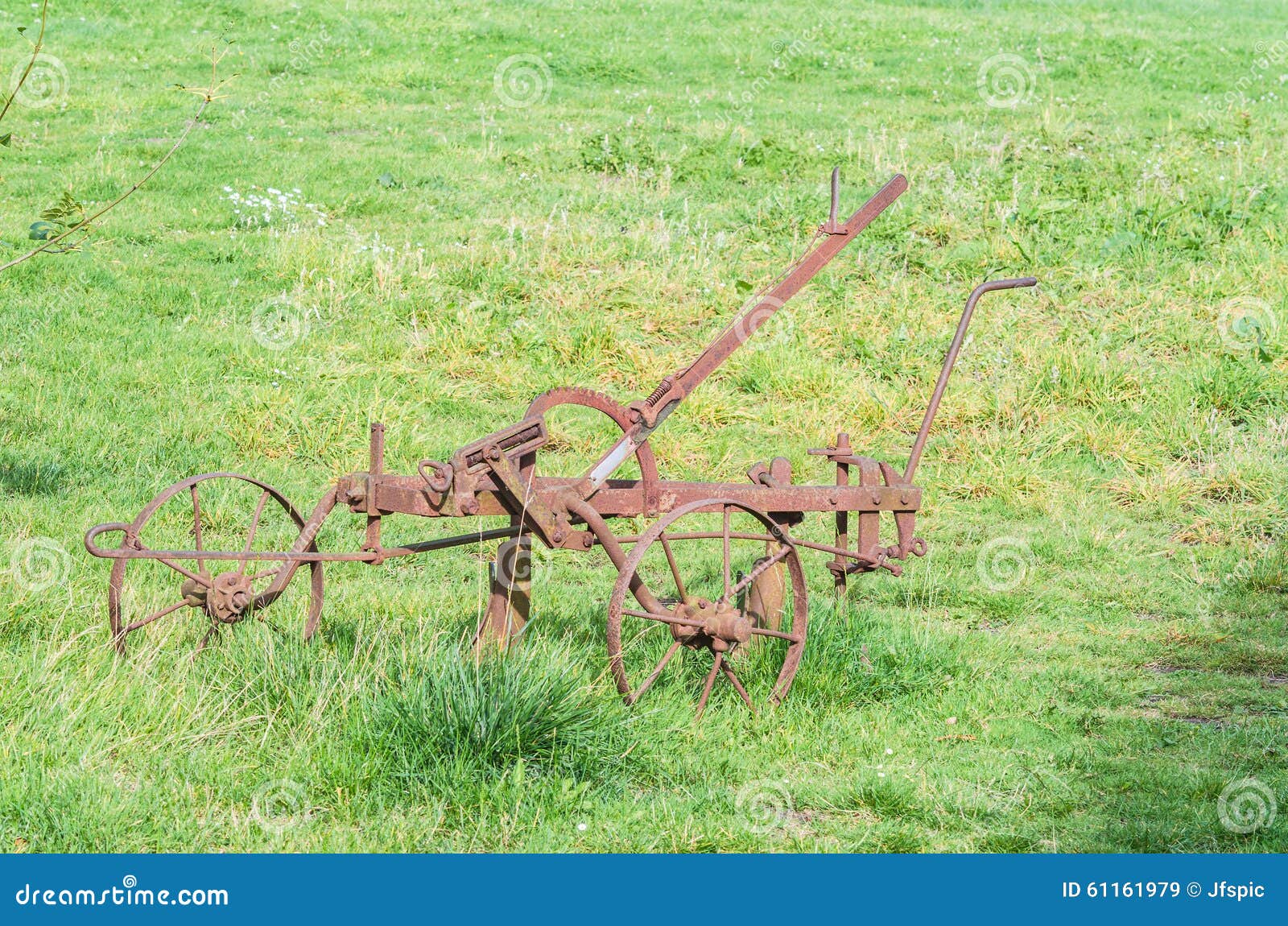 Oude historische ploeg stock afbeelding. Image of roestig - 61161979
