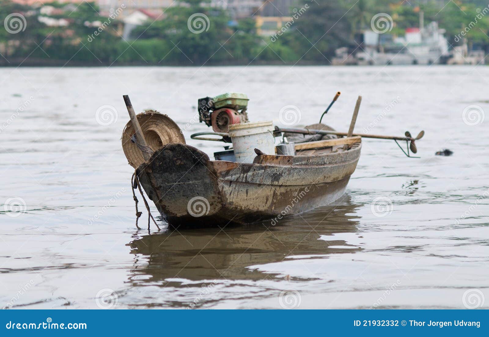 Oude Houten Boot Op Rivier Saigon Stock Foto - Image of klassiek, water ...