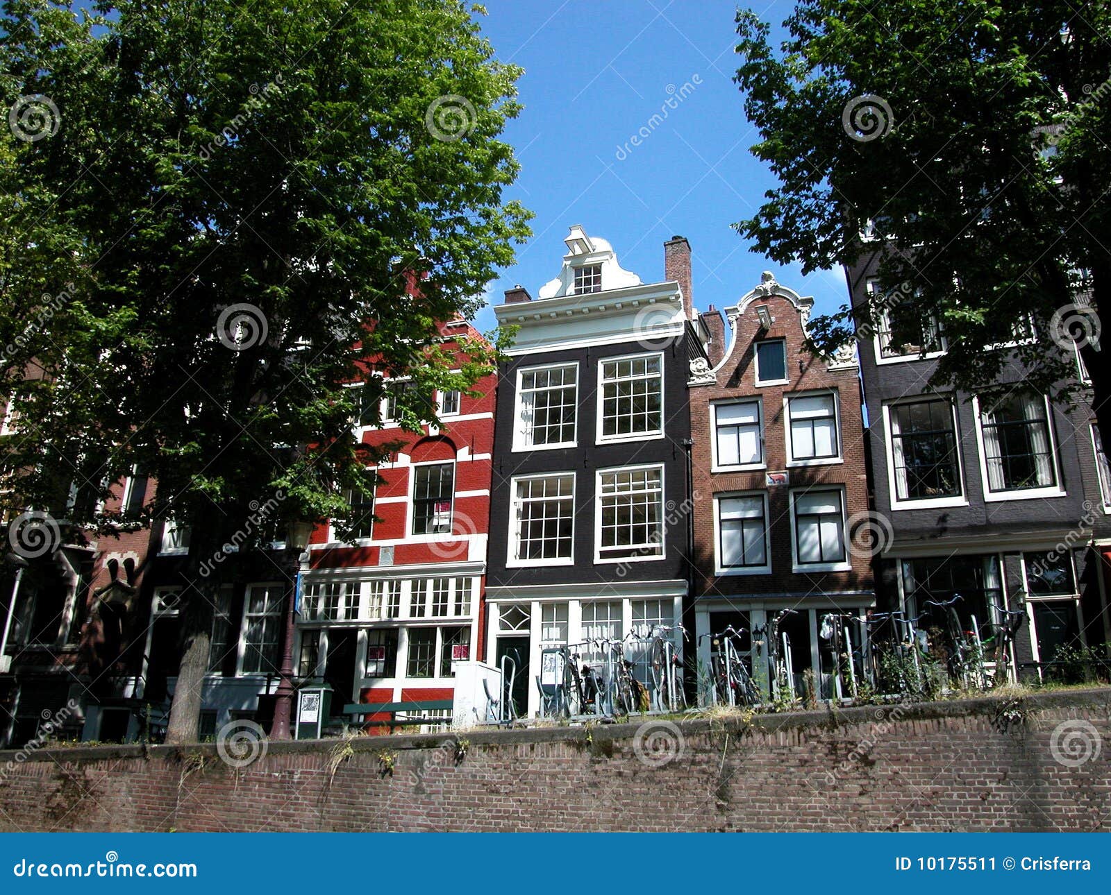 Oude Huizen in Amsterdam, Netherland Stock Afbeelding - Image of ...