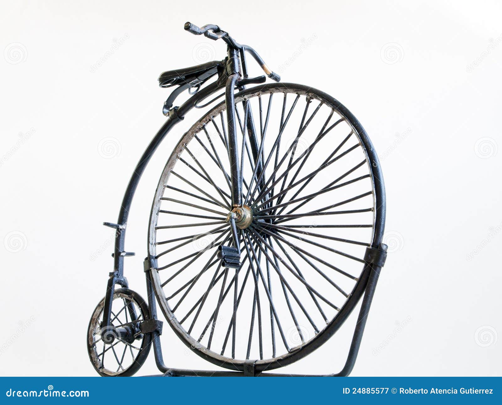 Oude klassieke fiets stock afbeelding. Afbeelding bestaande uit motie ...