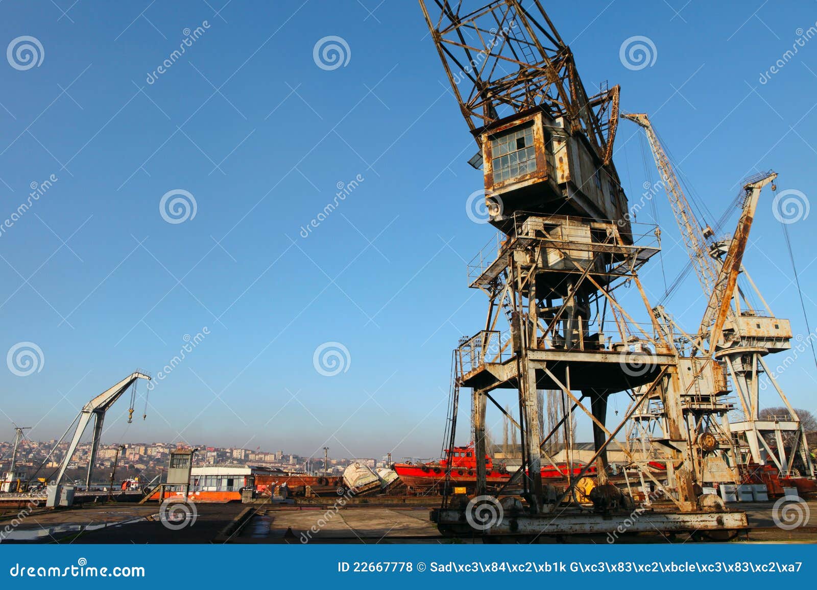 Oude Kraan stock foto. Image of gouden, hoorn, schip - 22667778