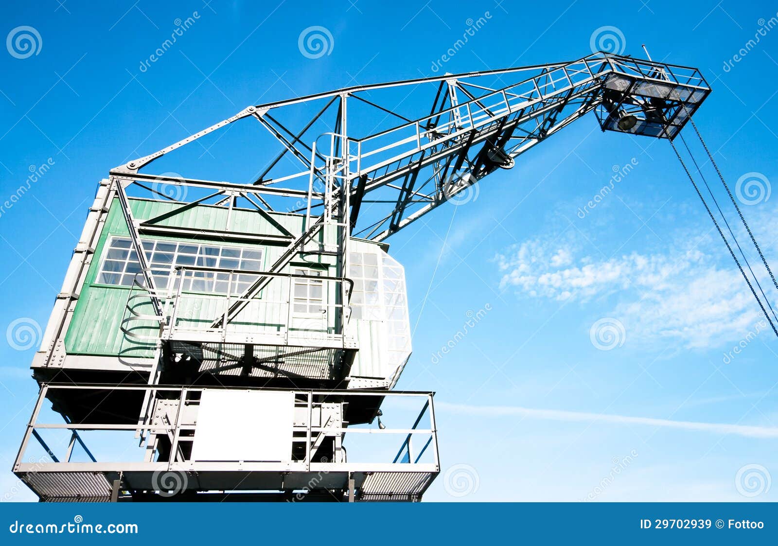 Oude kraan stock afbeelding. Image of voertuig, metaal - 29702939