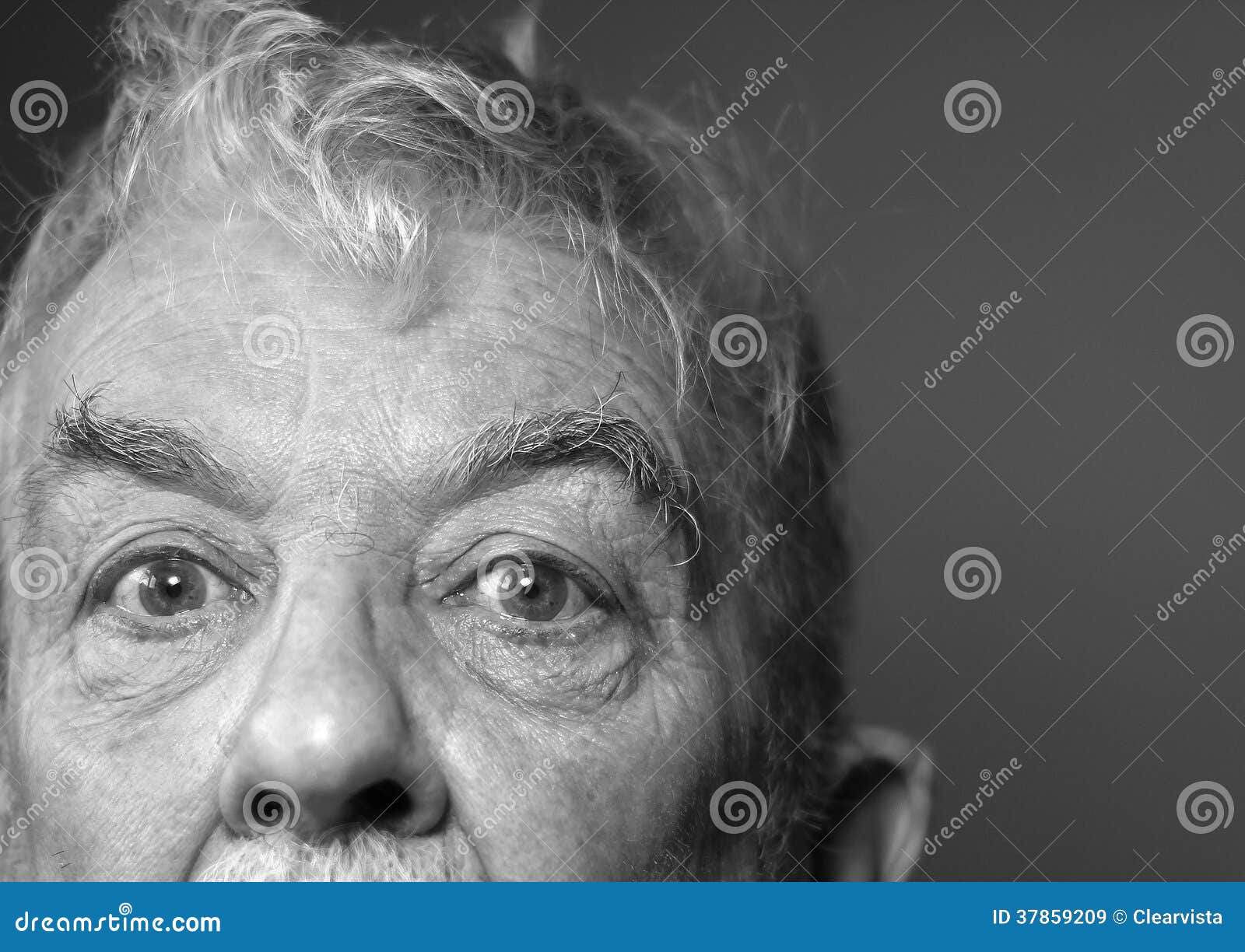 Oude Man Droevige Ogen. Zwart-wit. Stock Afbeelding - Image of open ...
