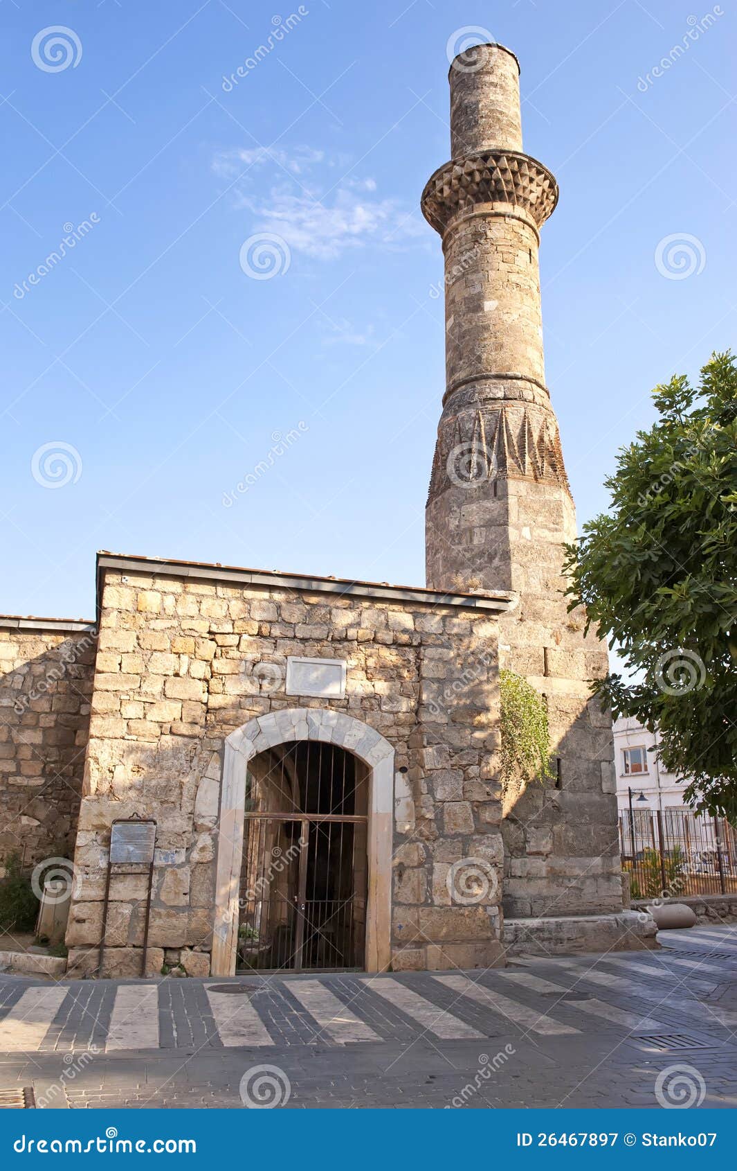 Oude moskee stock afbeelding. Image of islamitisch, antiquiteit - 26467897