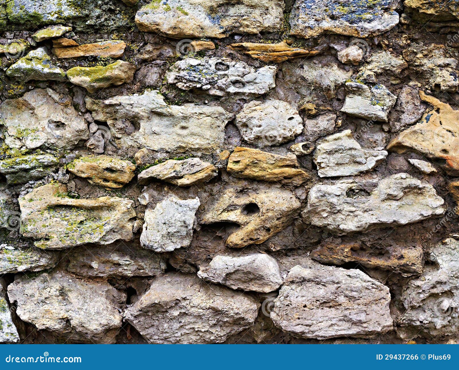 Oude muur van ruwe stenen stock foto. Image of buiten - 29437266