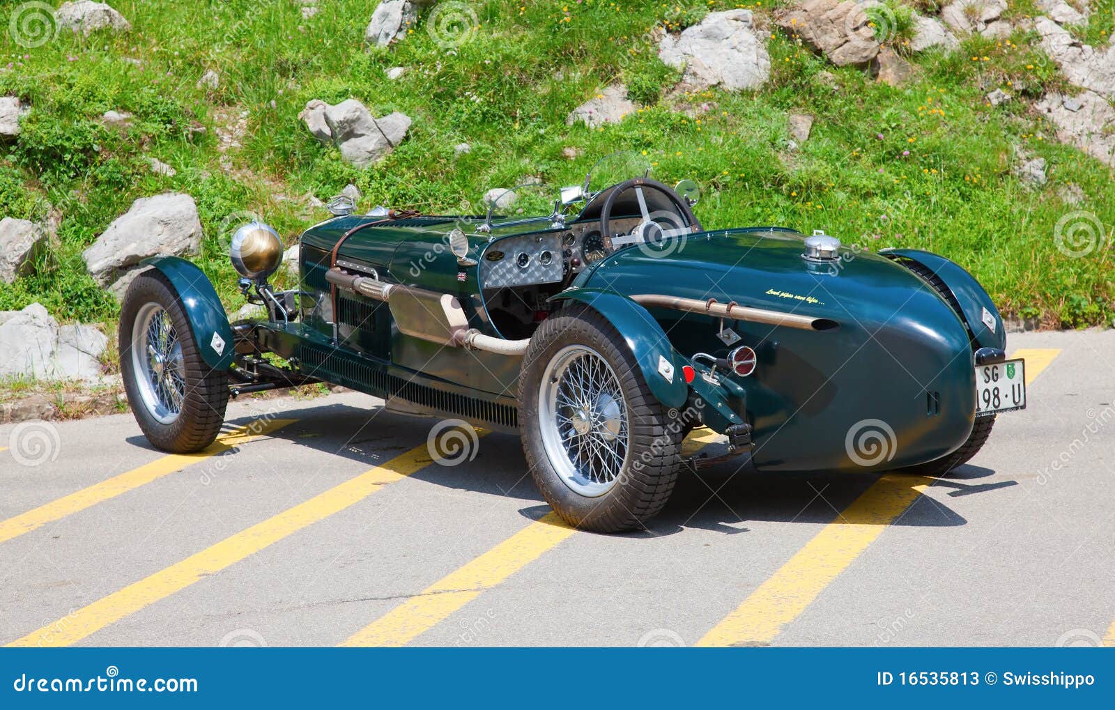 Oude raceauto redactionele stock foto. Image of nostalgie - 16535813