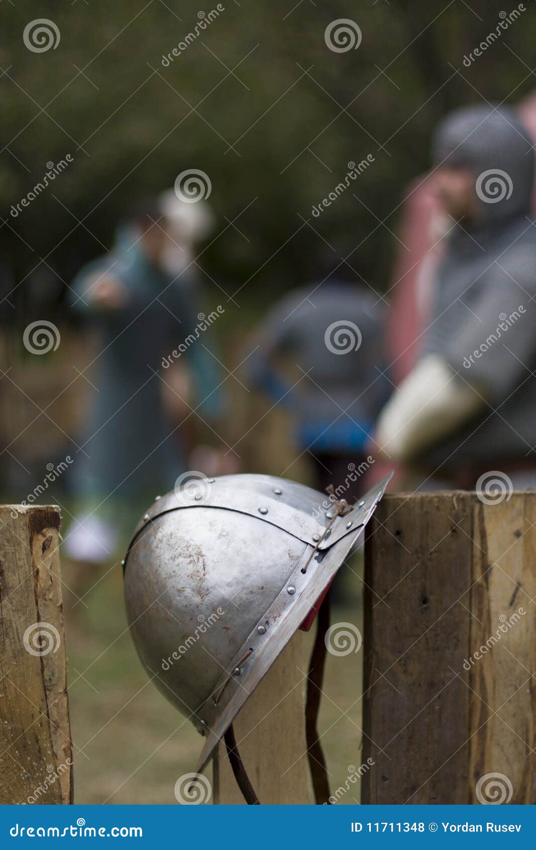Oude ridderhelm stock foto. Image of mens, ridder, tentoonstellen ...