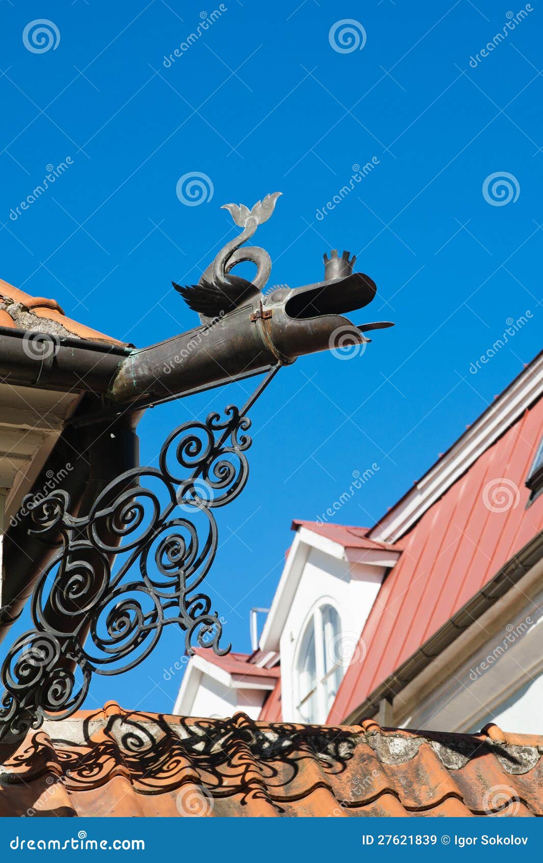 Oude rioolbuis stock afbeelding. Image of middeleeuws - 27621839