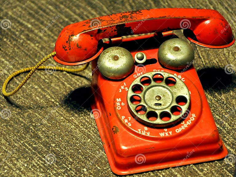 Oude rode telefoon stock afbeelding. Image of zaken, verbind - 13906337