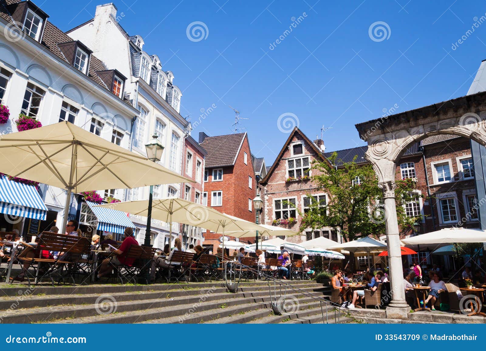 Oude Stad in Aken, Duitsland, Bij Zomer Redactionele Stock Afbeelding ...