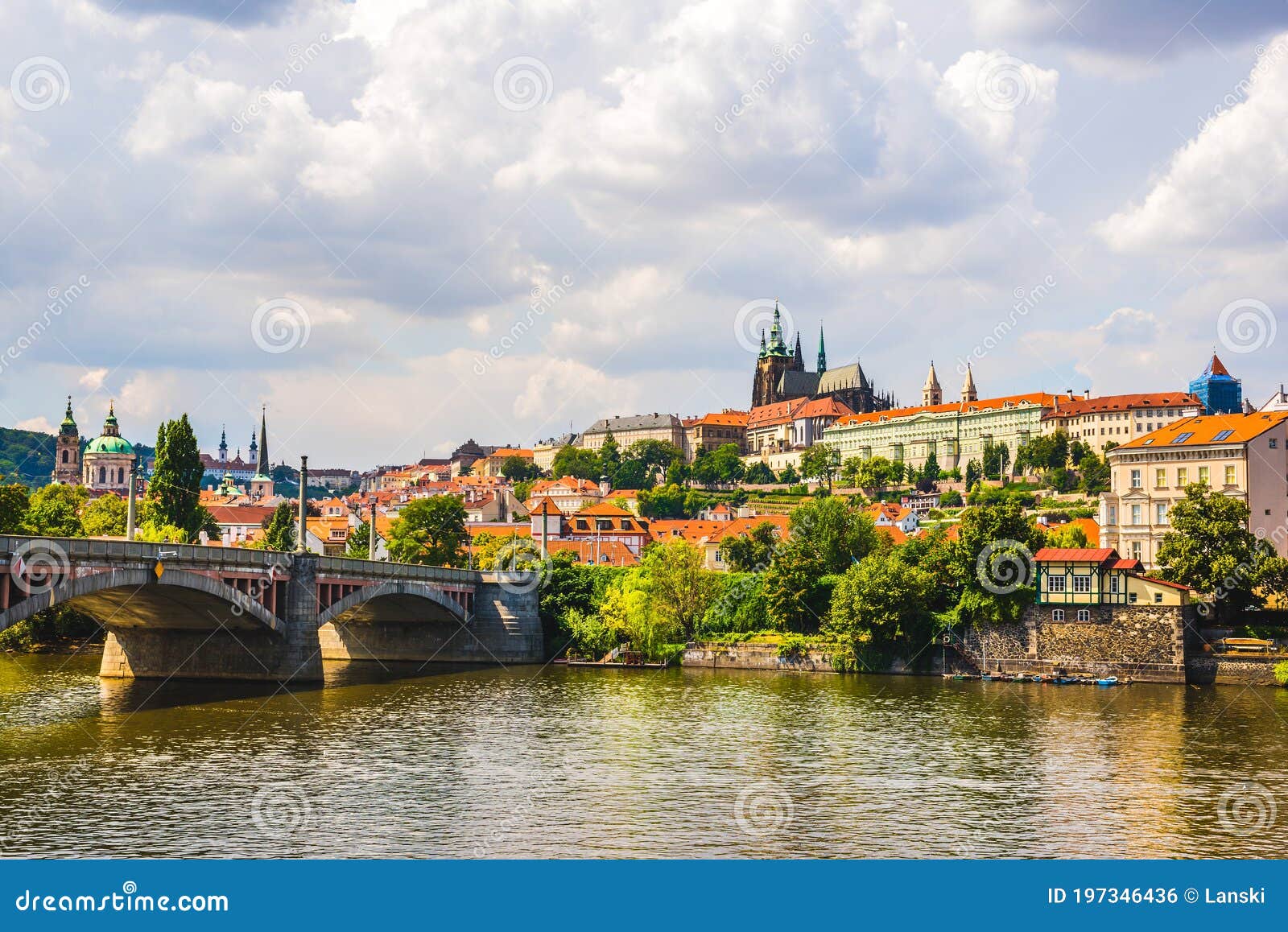 Oude Stad Praag Vanaf De Rivier Stock Foto - Image of kapitaal, europa ...