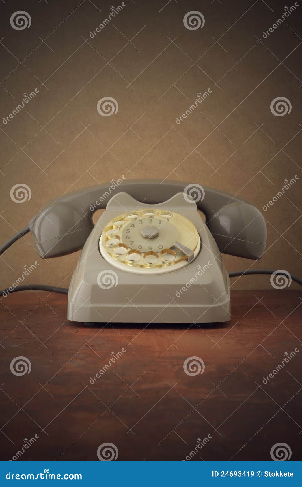 Oude telefoon stock afbeelding. Image of wijzerplaat - 24693419