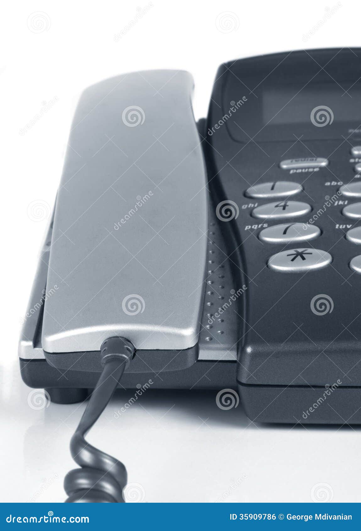 Oude telefoon stock foto. Image of koord, zaktelefoon - 35909786