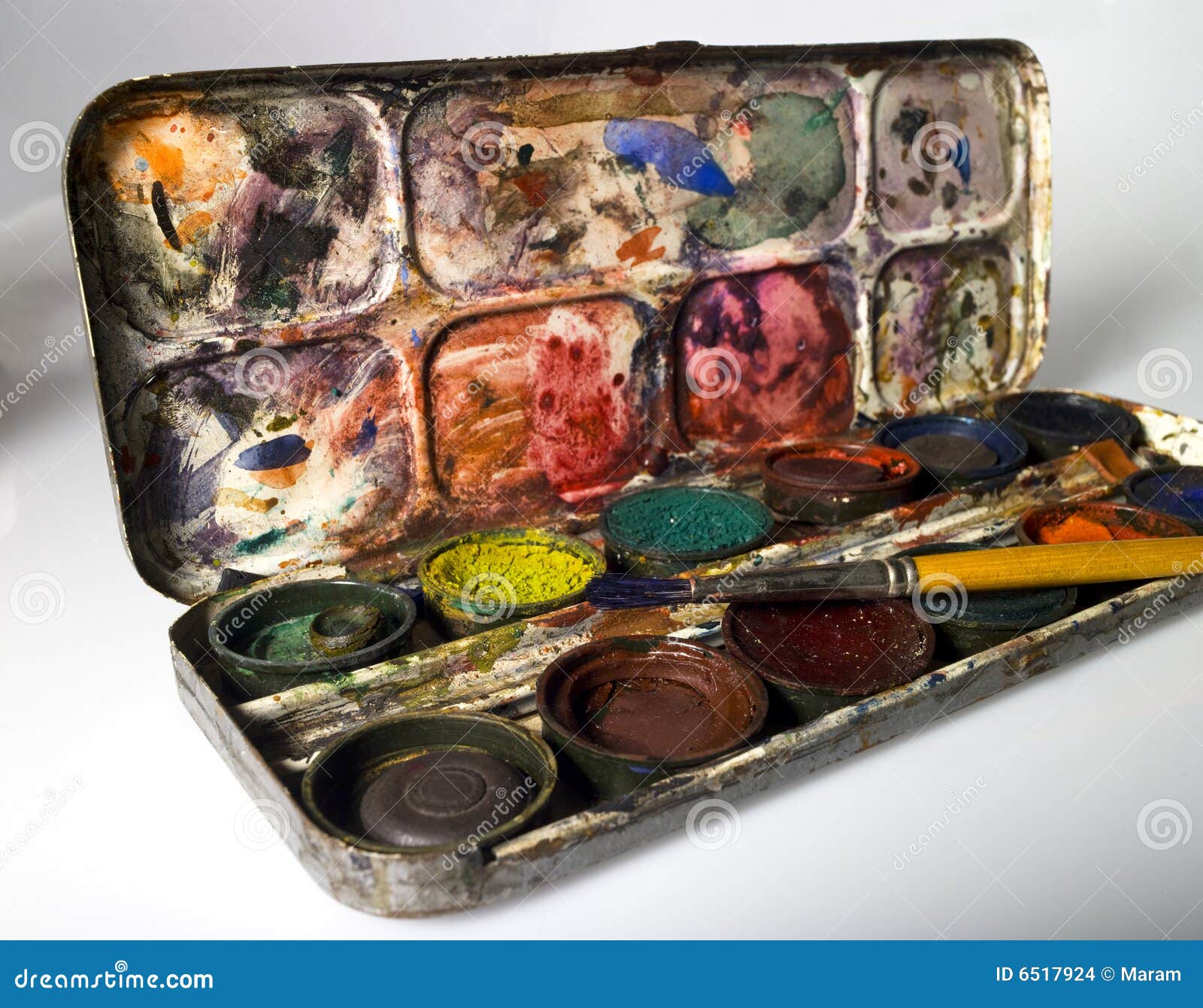 Oude verfdoos stock foto. Image of onderwijs, kleur, geel - 6517924