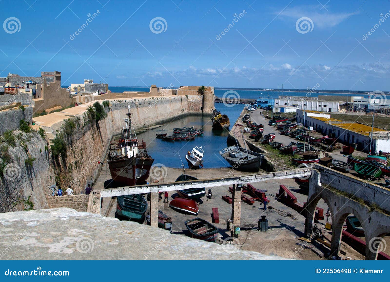 Oude Verlaten Haven Met Verlaten Schepen Stock Foto - Image of gedokt ...
