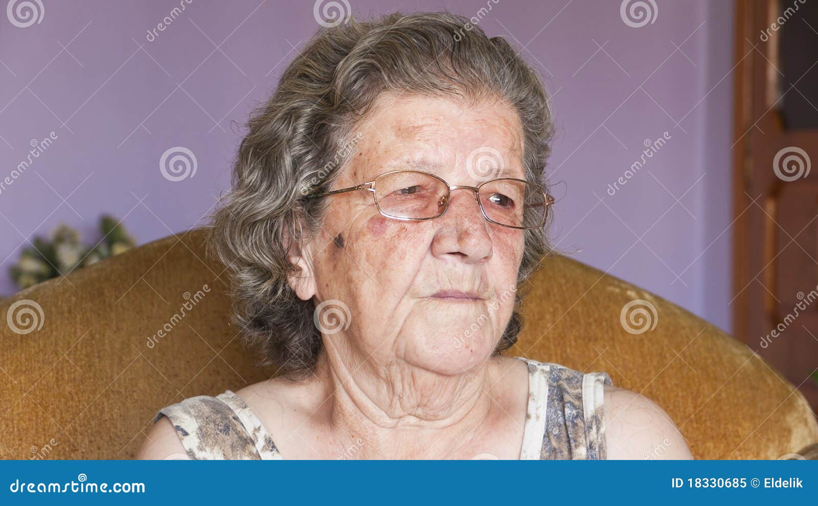 Oude Vrouw Van De Grootmoeder De Zeer Stock Afbeelding - Image of ...